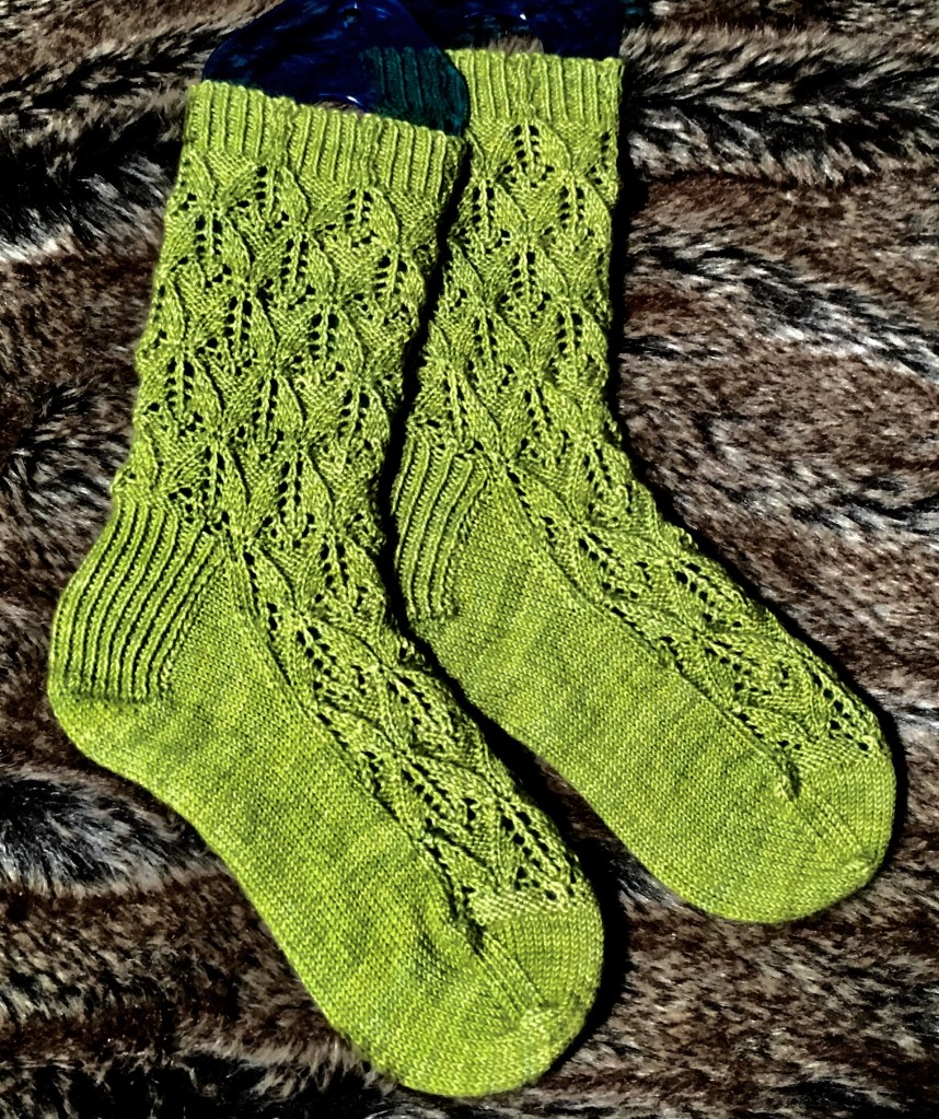 Lizzie Knitzz – Knit. Design. Teach.